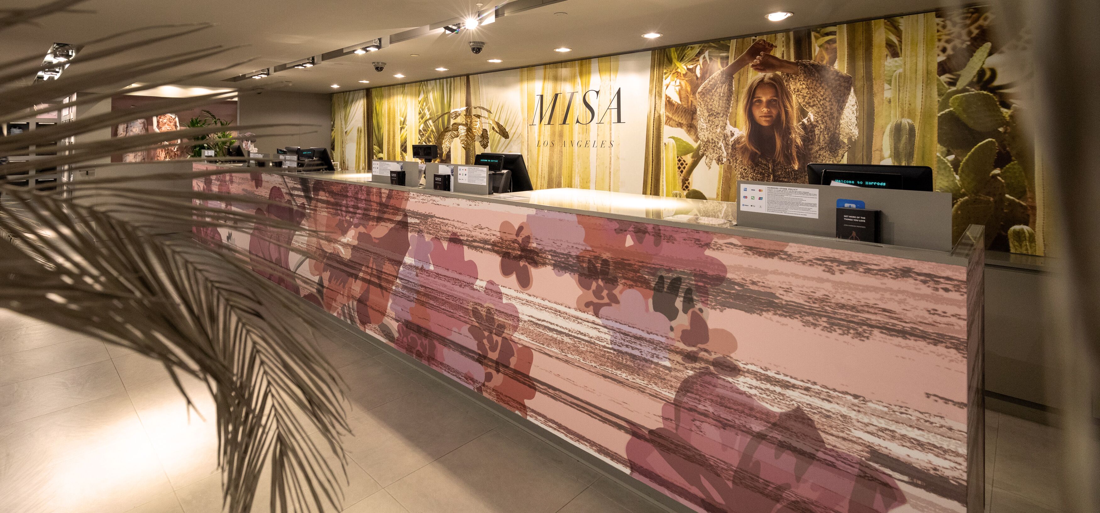 Retail Display Graphics & POS Advertising Printing & Installation